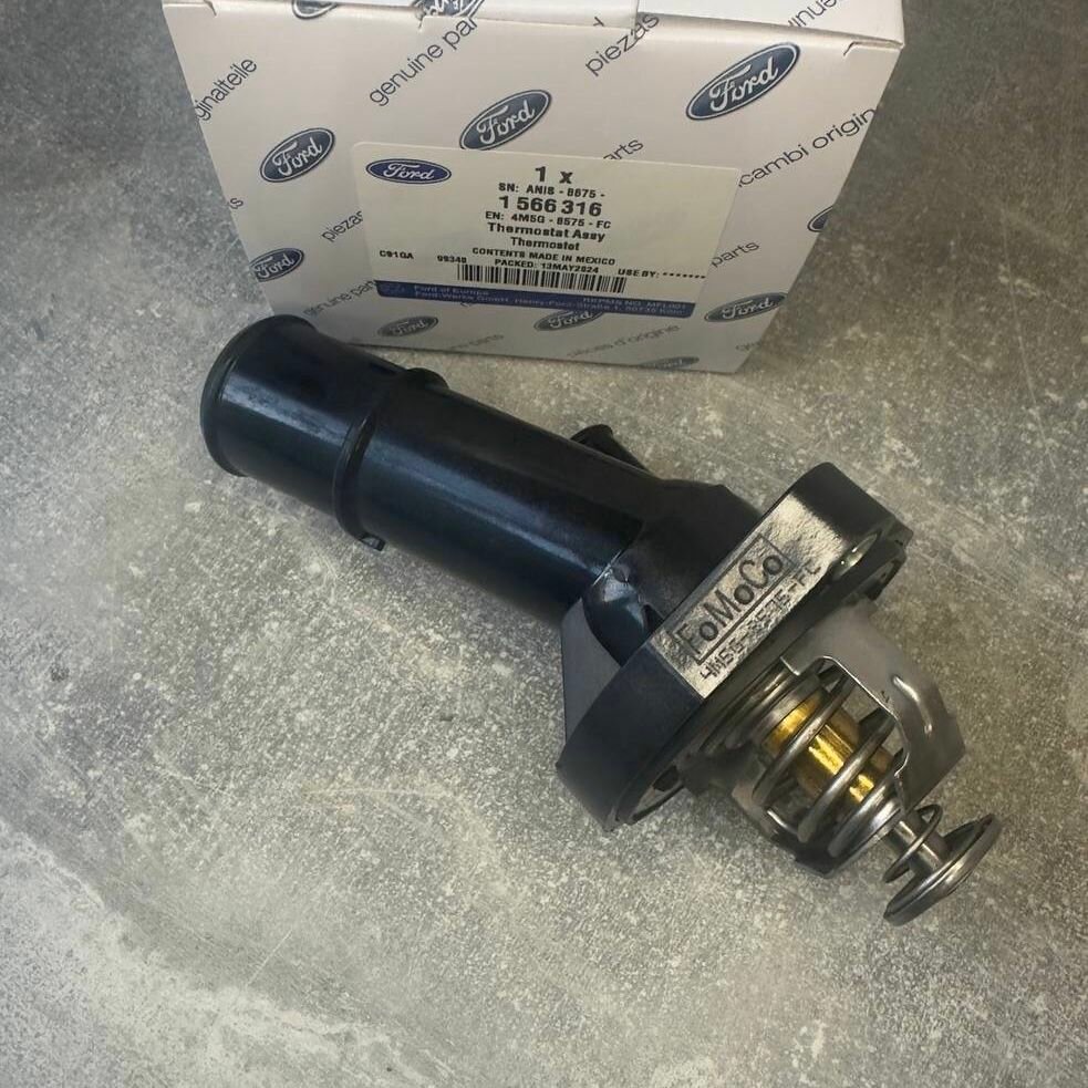 1566316 Оригинальный Корпус термостата Ford Focus-III
