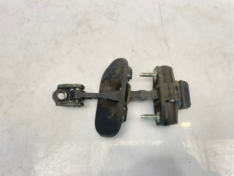 Б/У ограничитель двери Ford Focus 2011 CB8 IQDB Задн. Прав. 57270 FORD арт. 1726441