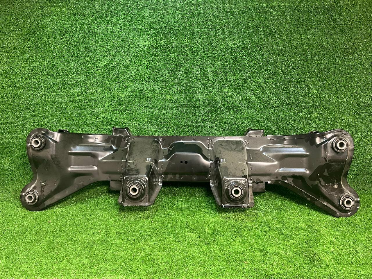 Задняя балка Suzuki Liana