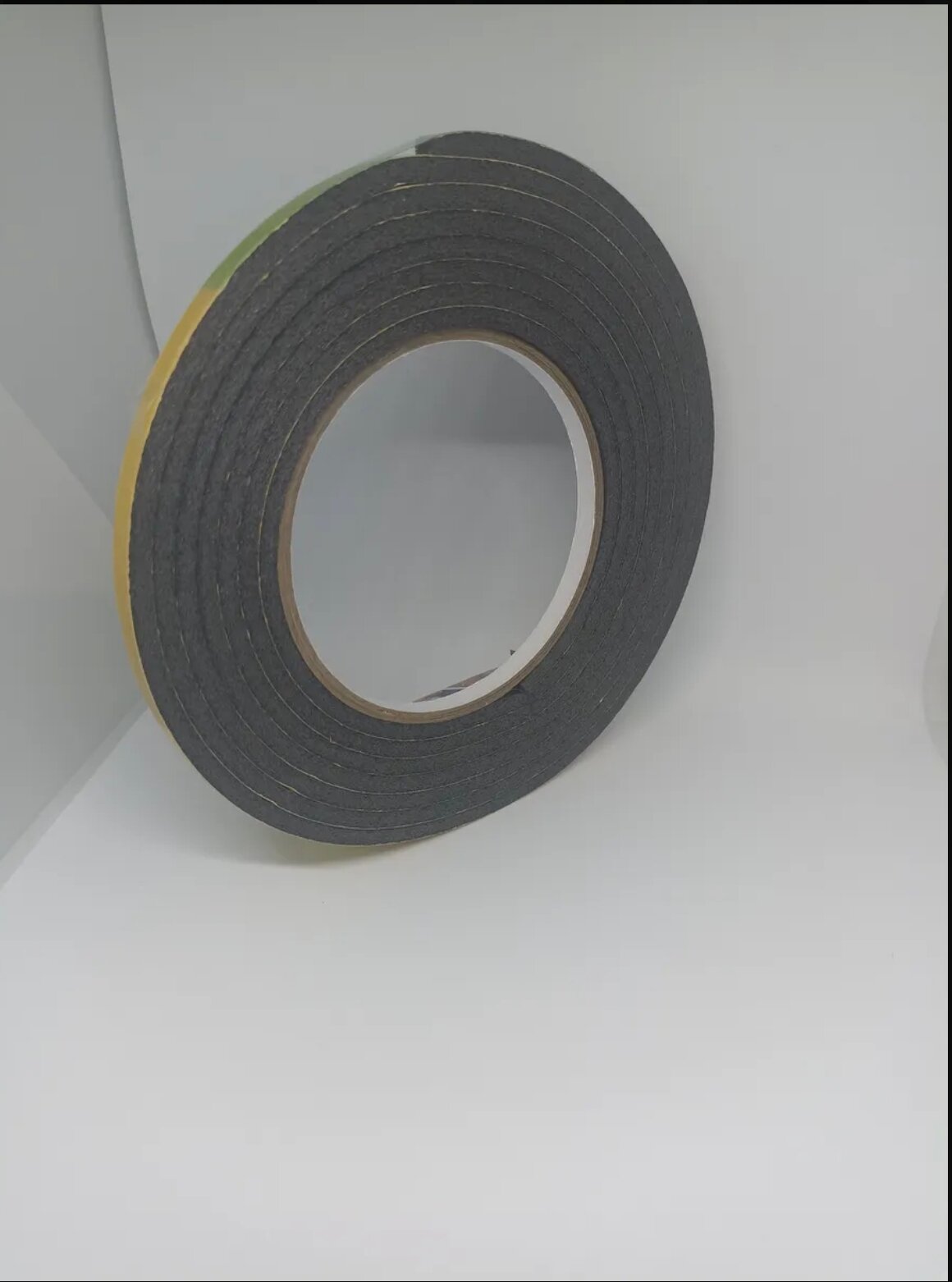 Уплотнительная лента универсальная для варочных поверхностей 2,2м*4мм*6мм