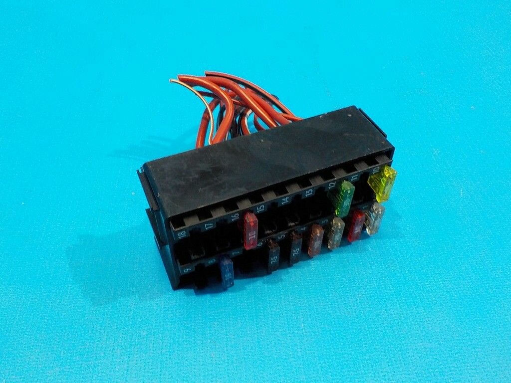 Блок предохранителей MERCEDES-BENZ Sprinter (W906) 2006-2018 A6385450319 - Б/У