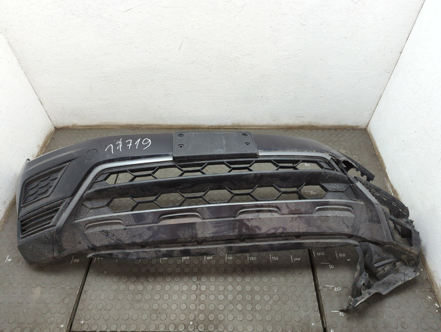 Бампер передний Volkswagen Tiguan Б/У