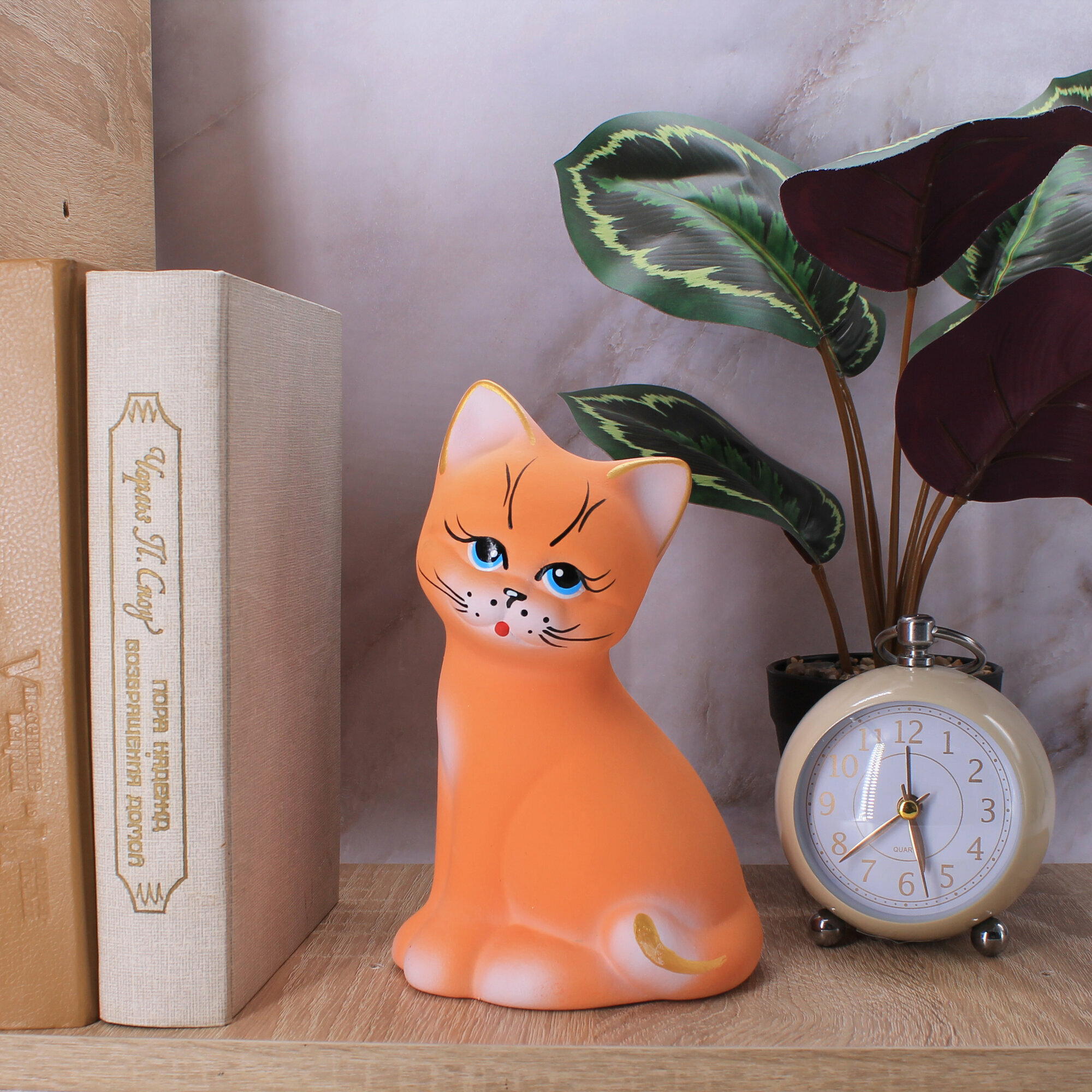 Статуэтка копилка Котенок Гафф ,18см , керамика , ручная работа , цвет рыжий с белым подпалом