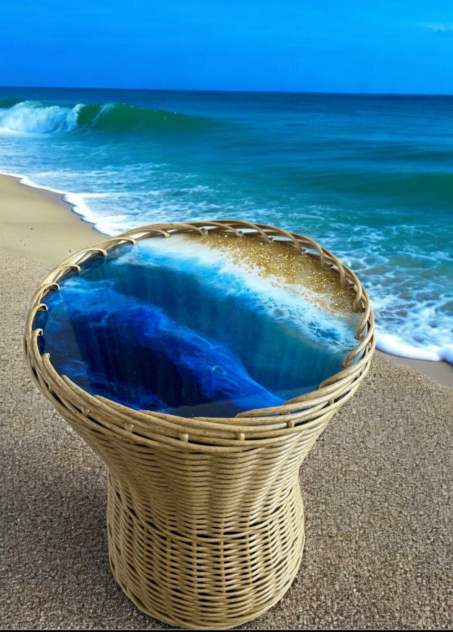 Эксклюзивный плетенный столик ручной работы со столешницей из эпоксидной смолы " Морской прибой"