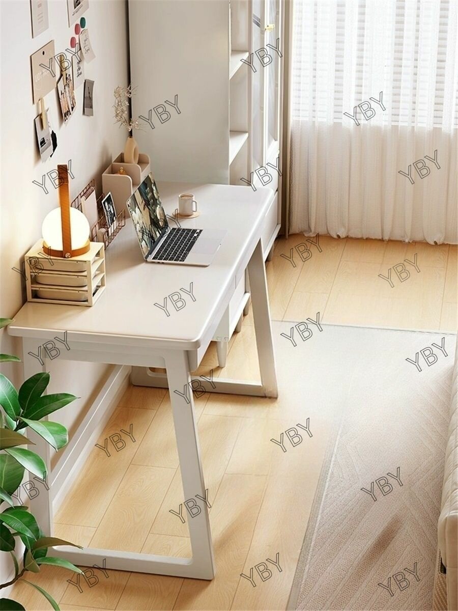 Домашний рабочий стол студента из массива дерева