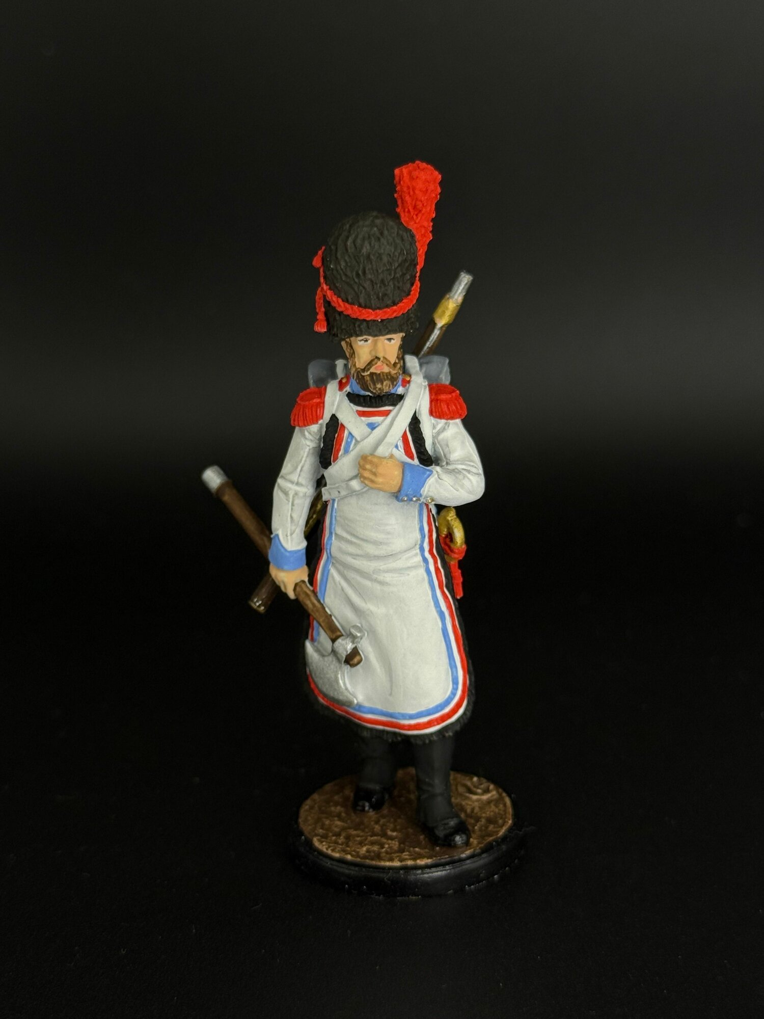 Коллекционный оловянный солдатик Сапер 2-го пехотного полка. Берг, 1807-12 гг. 6 см масштаб 1:32 ручная роспись