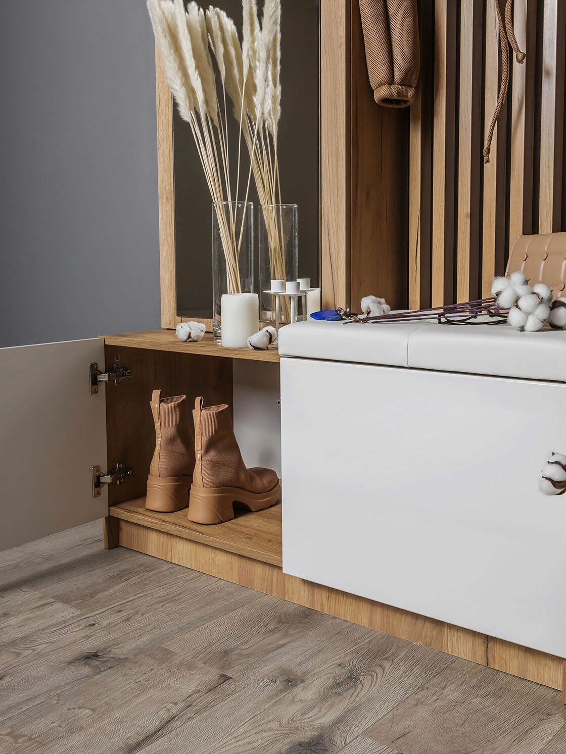 Прихожая Бостон с полками, ящики, штанга, вешалка, 200х51х236 см, Дуб Крафт золотой / Белый глянец / Белый, экокожа