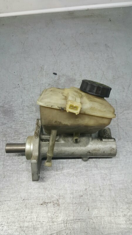 Главный тормозной цилиндр Volvo S80 TS B6284T 8646007