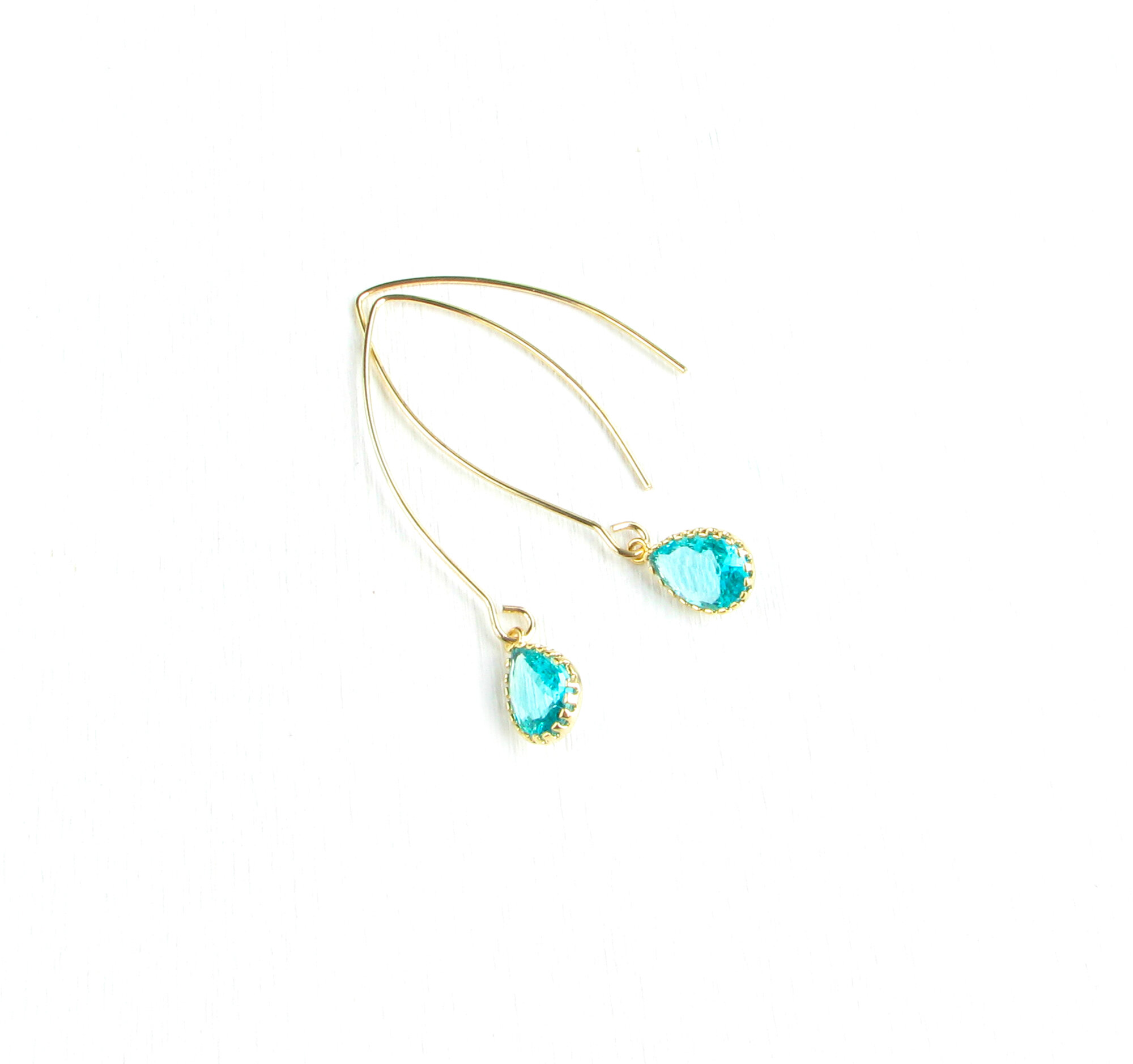 Серьги с подвесками, цепочки, искусственный камень, стекло