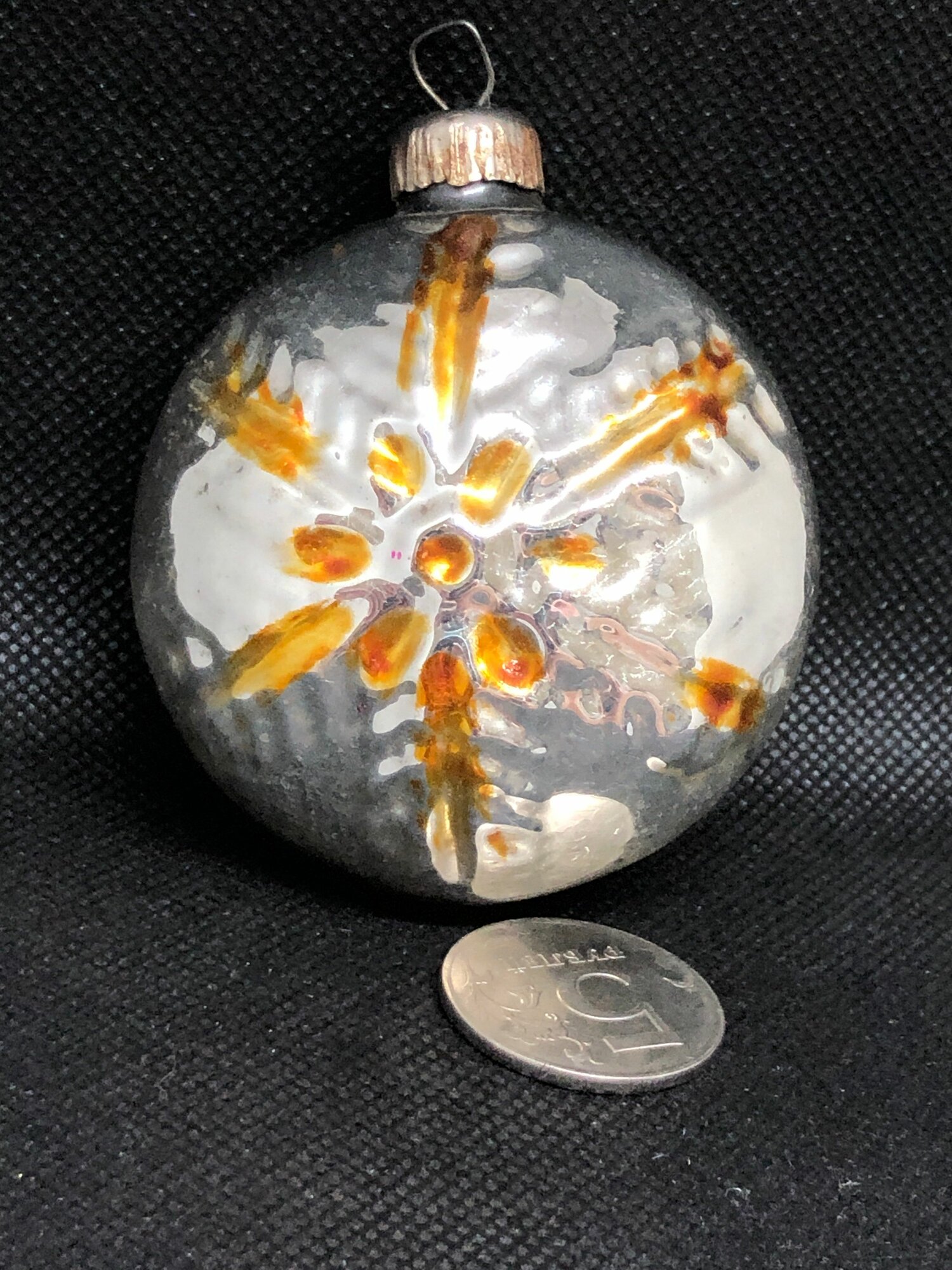 Елочная игрушка СССР медальон снежинка пряник стекло # 30