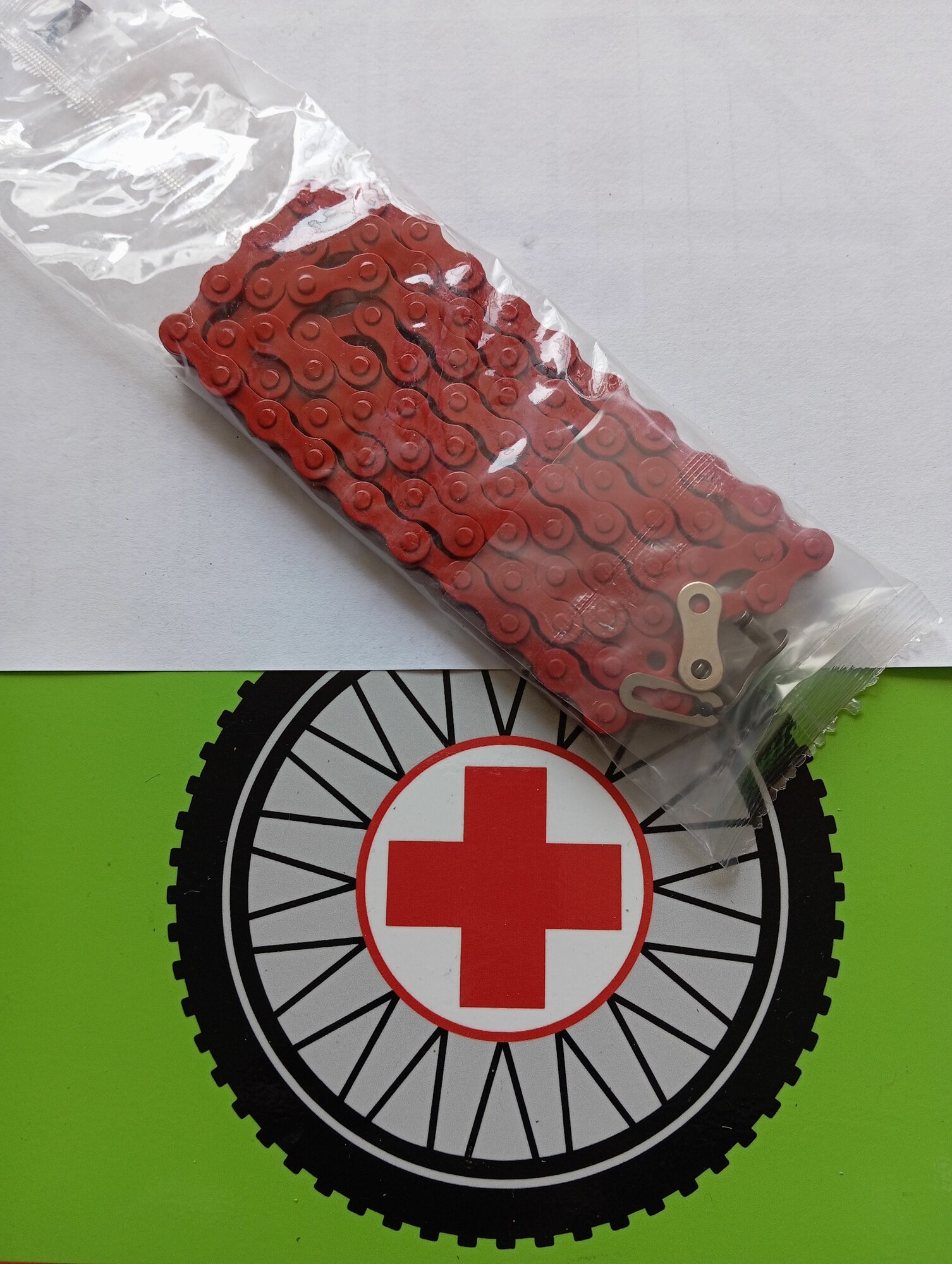 Цепь велосипедная на BMX 76 звеньев 1 скорость красная