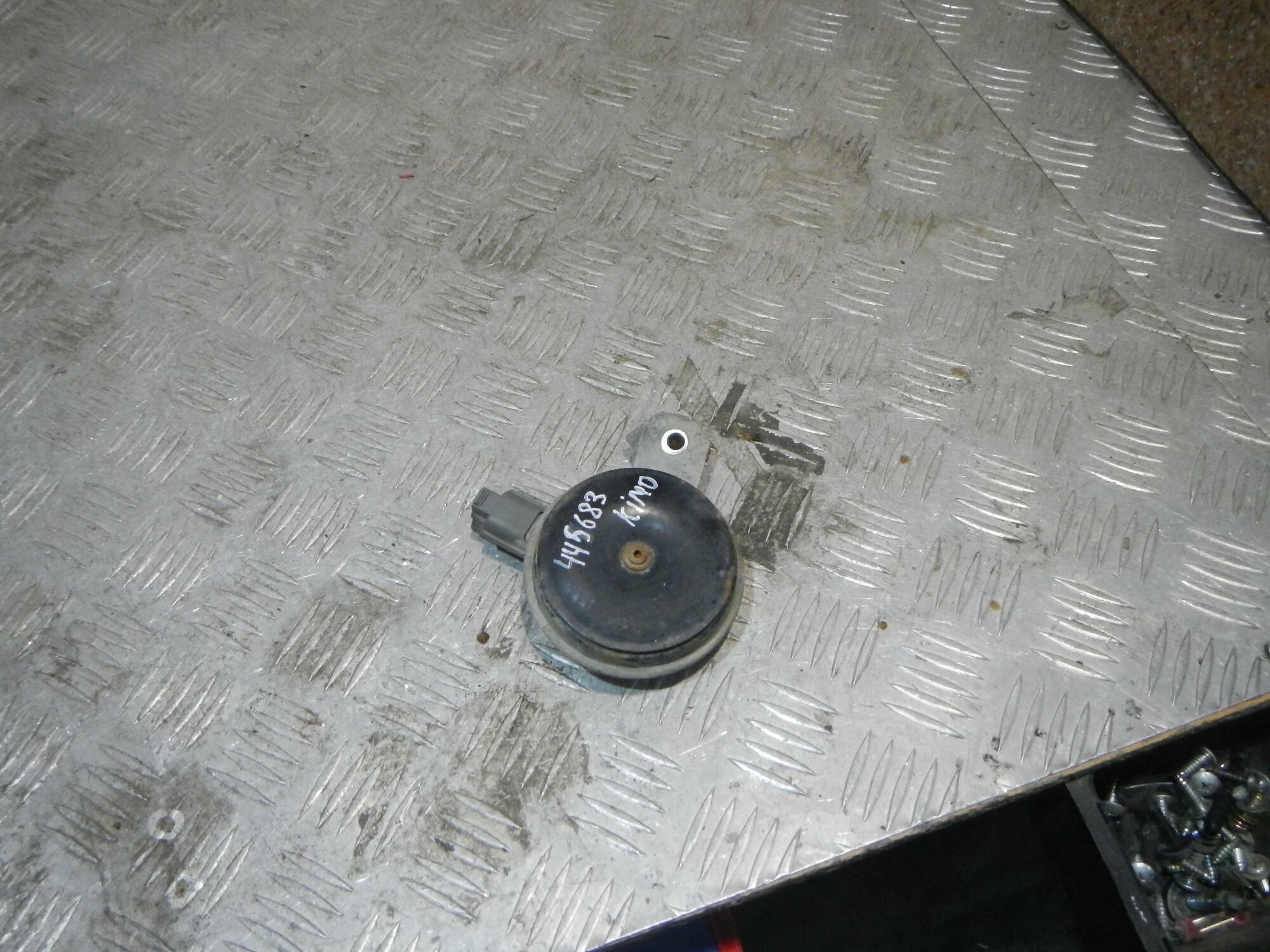 Б/У Сигнал звуковой, Chery (Чери)-KIMO(S12) (08-14) Chery KIMO(S12) (08-14) Без видимых повреждений. 445683 CHERY арт. S...