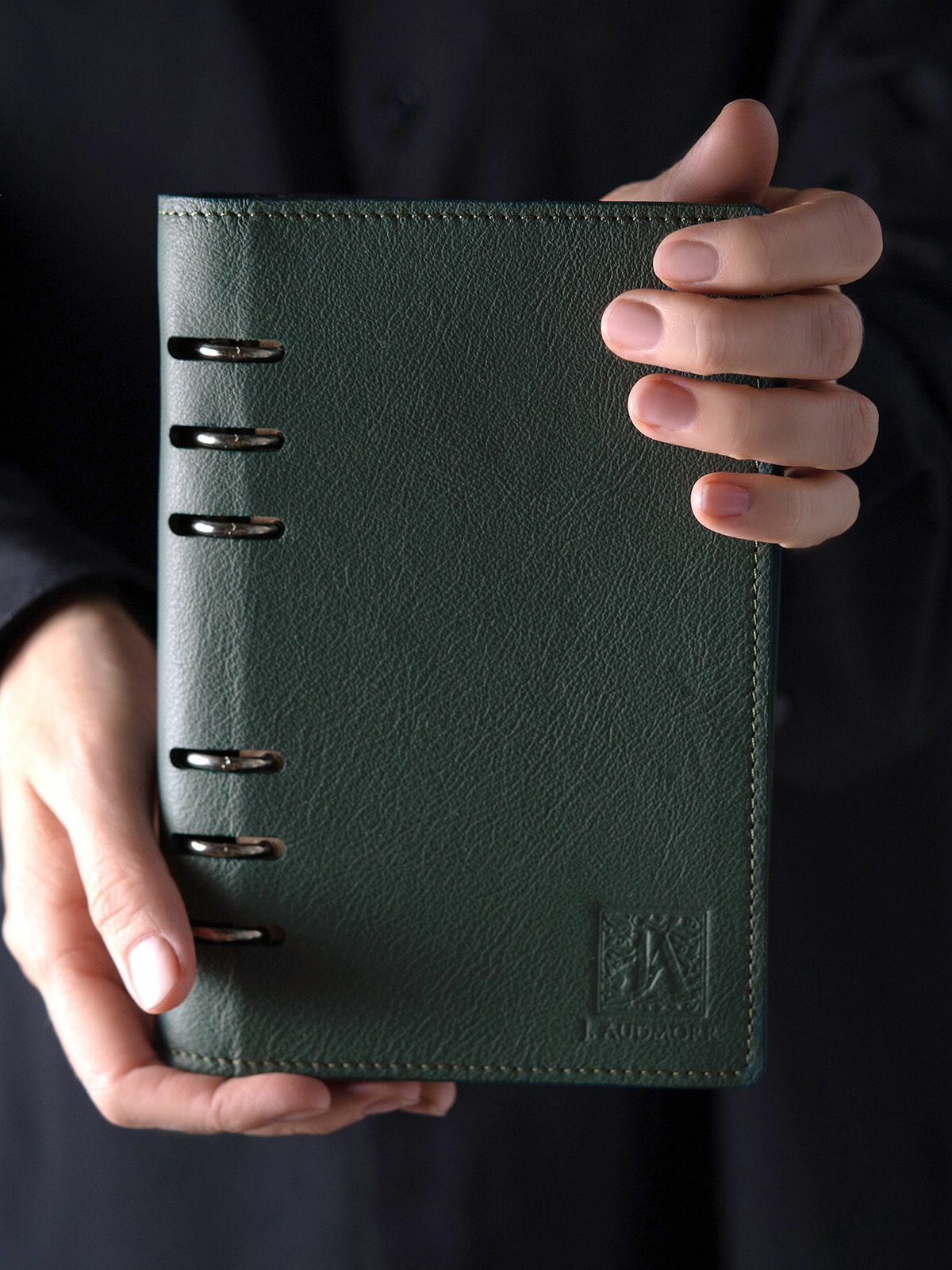 Кожаный ежедневник A6 на разъемных кольцах, тетрадь со сменными блоками, Denny Bottle by J. Audmorr, зелёный, натуральная кожа, ручная работа