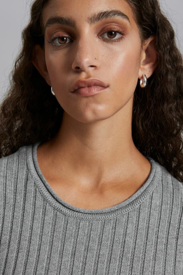 Платье H&M Осень-зима 2023, размер S, серый — фото 1