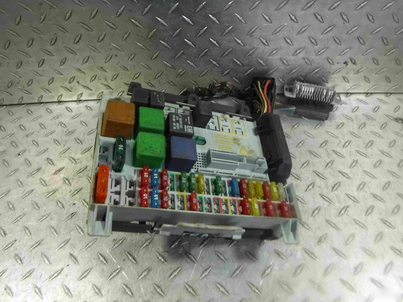 Блок предохранителей Opel Vectra B (1995—2000) 1238061