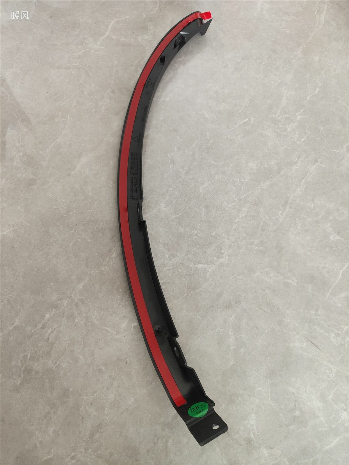 Накладка на крыло GEELY MONJARO RR/RH (передняя часть)