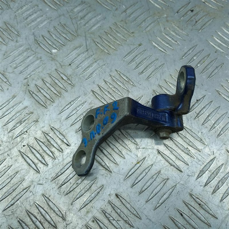 Б/У Петля двери задней правой верхняя Ford Focus 2 / Форд Фокус 2 1.6 SHDA 100Л.С. 2008