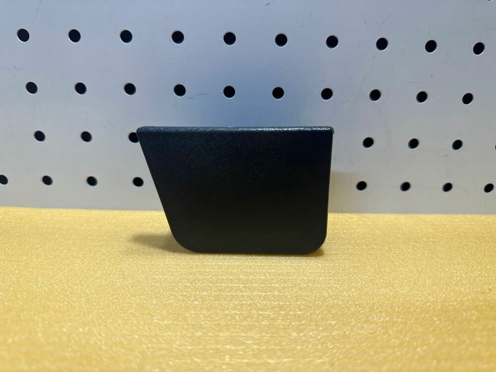 Крышка (заглушка) бампера для грузовиков MAN TGS TGX (МАН ТГС ТГХ)