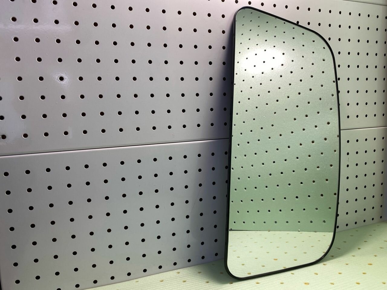 Стекло зеркала большого заднего вида скания 4 и 5 серии (SCANIA) с подогревом