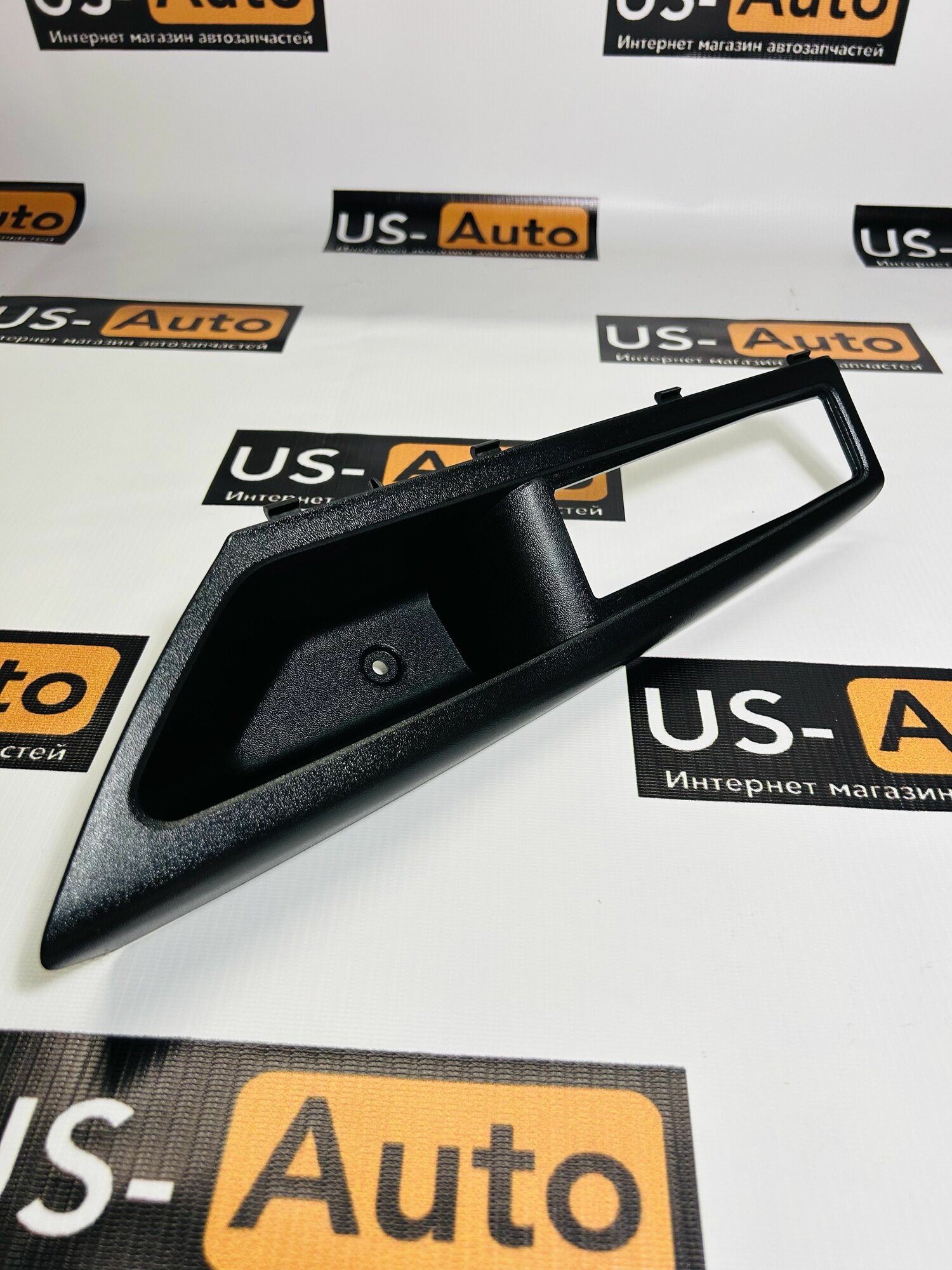 Накладка под ручку обивки передней левой двери Лада Веста, Lada Vesta