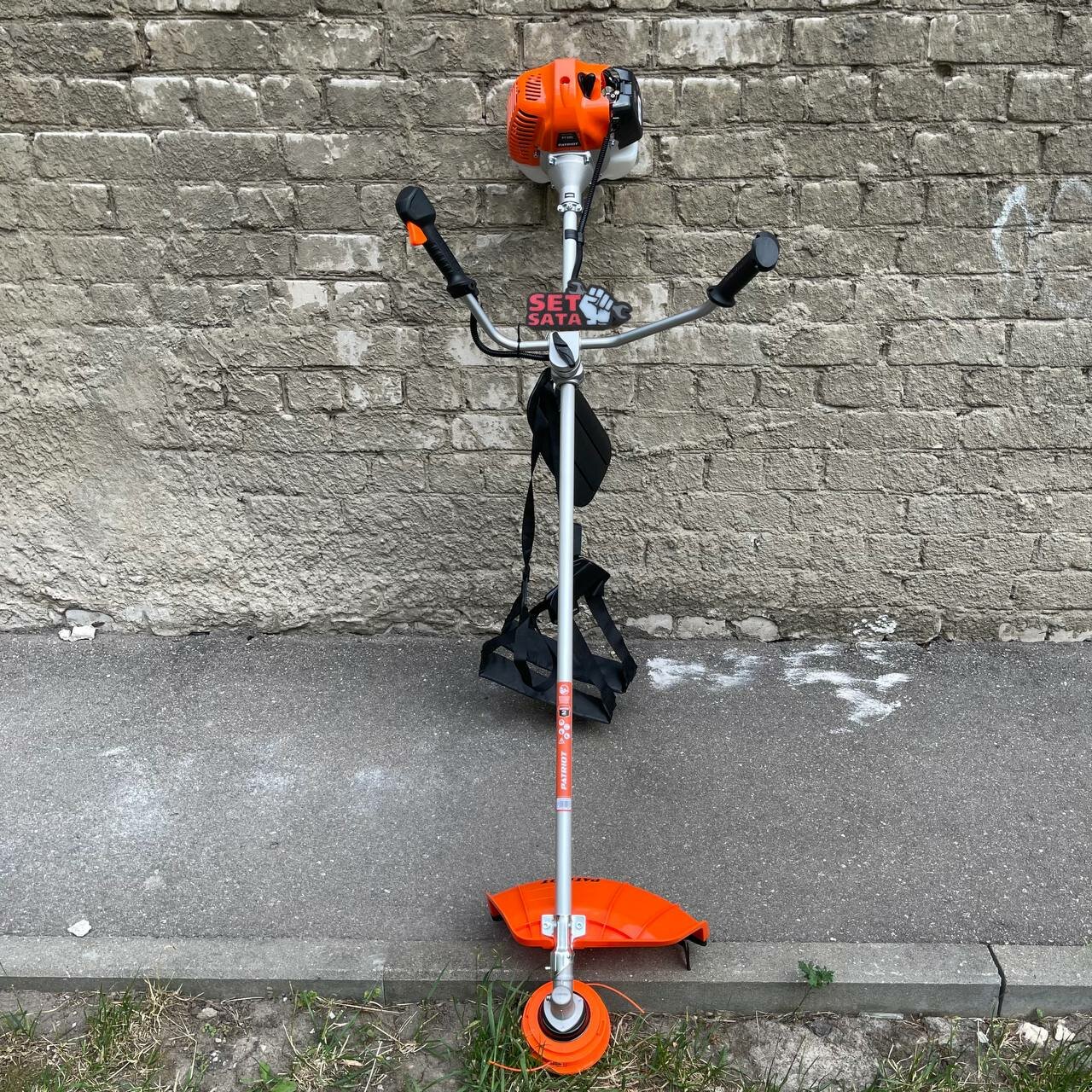 Триммер бензиновый Patriot PT 555 1+1 3л. с, 2.21квт, 52см/куб неразборная штанга (250106230)