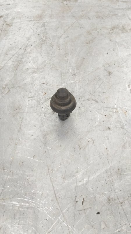 Выключатель концевой (концевик) Renault Symbol LU01 K4M 2008 (б/у)