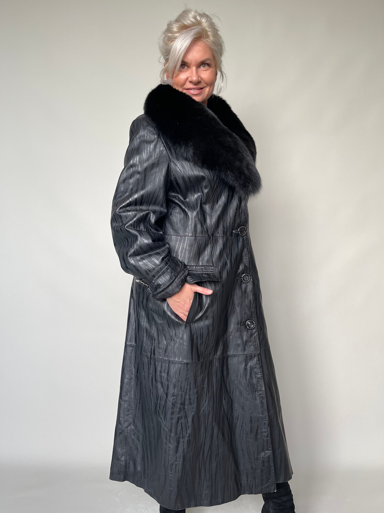 Плащ женский из натуральной кожи, съемный воротник из меха Песца р.46-48 /12534/