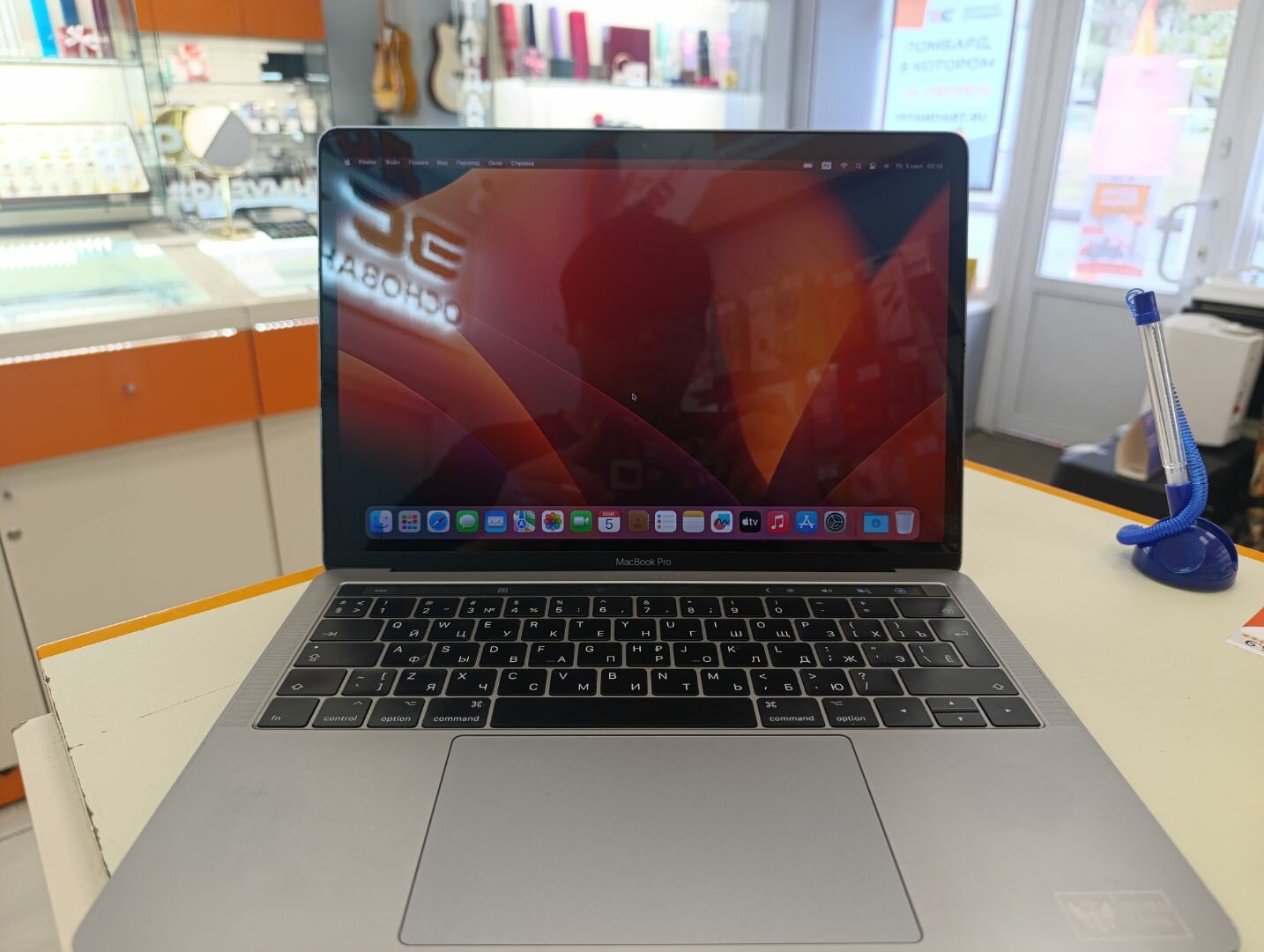 Ноутбук Apple Macbook Pro 13 2018 Retina Touch Bar A1989 Core i5 2.3Ггц х 4 ядра / RAM 8GB / SSD 512GB