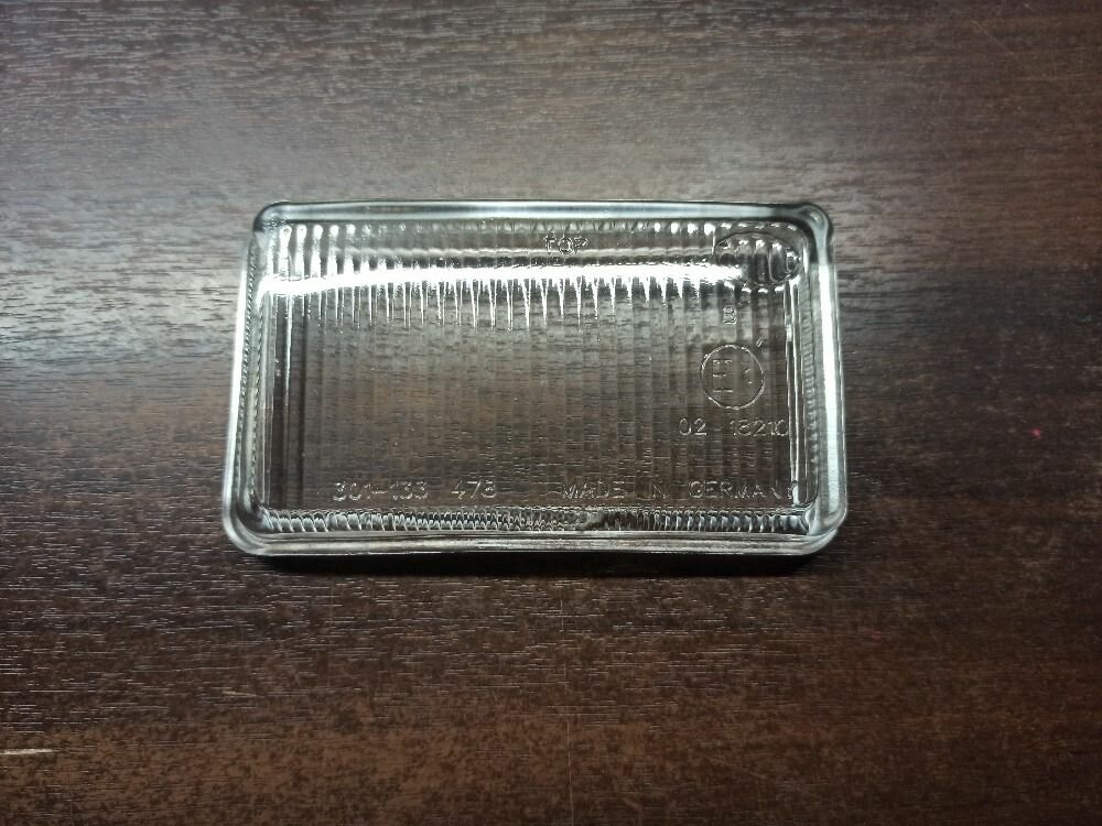 Стекло противотуманки правое Volkswagen Passat B3 357941724