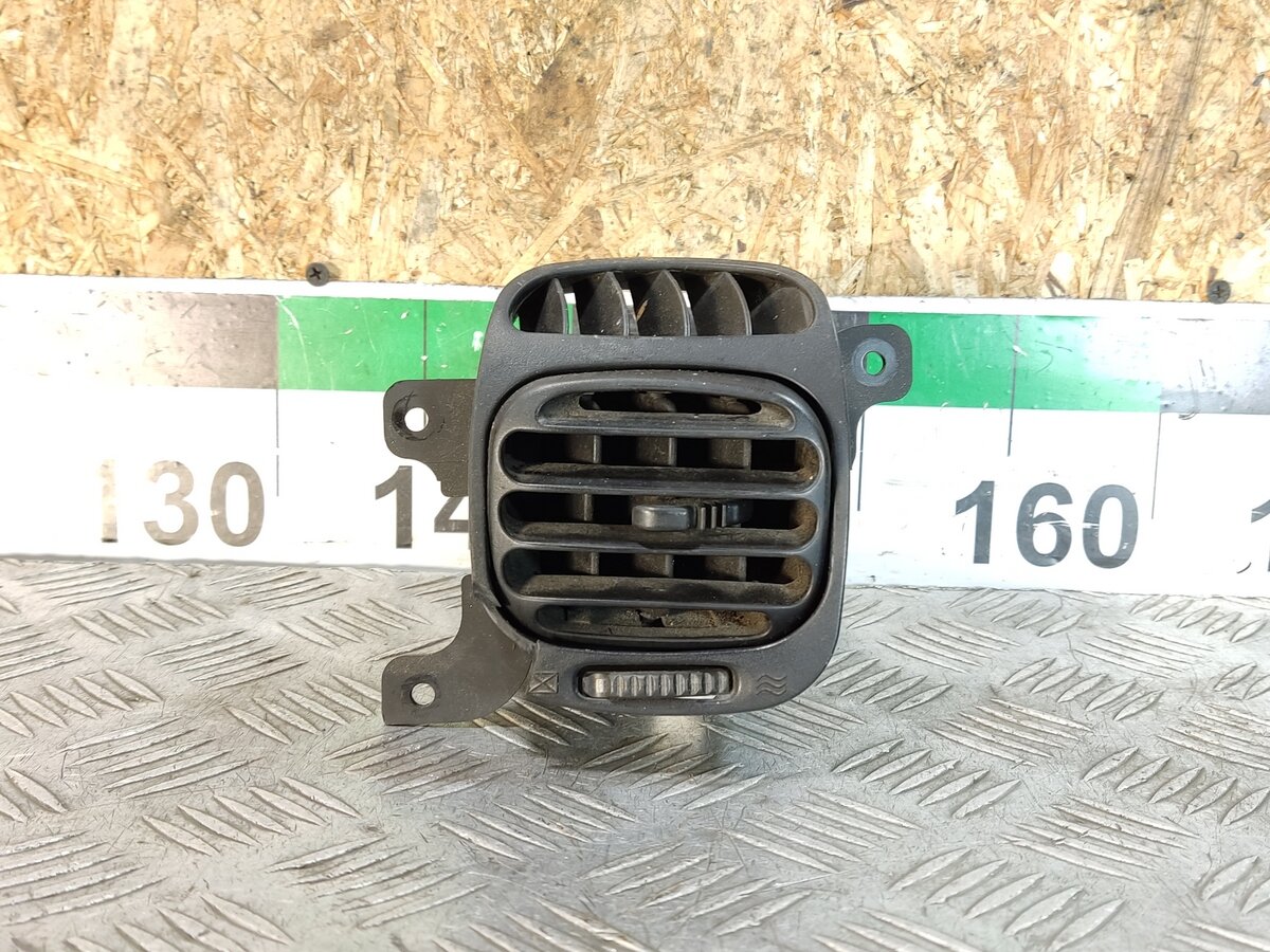 Дефлектор воздушный HYUNDAI Starex H1 1997-2007 974824A000