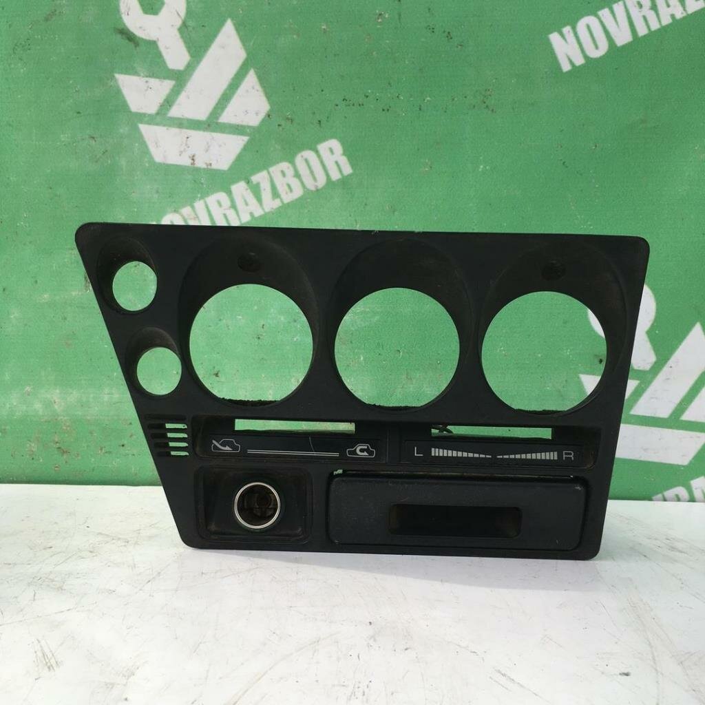 Накладка декоративная Mitsubishi Galant 6 E30 1988-1993