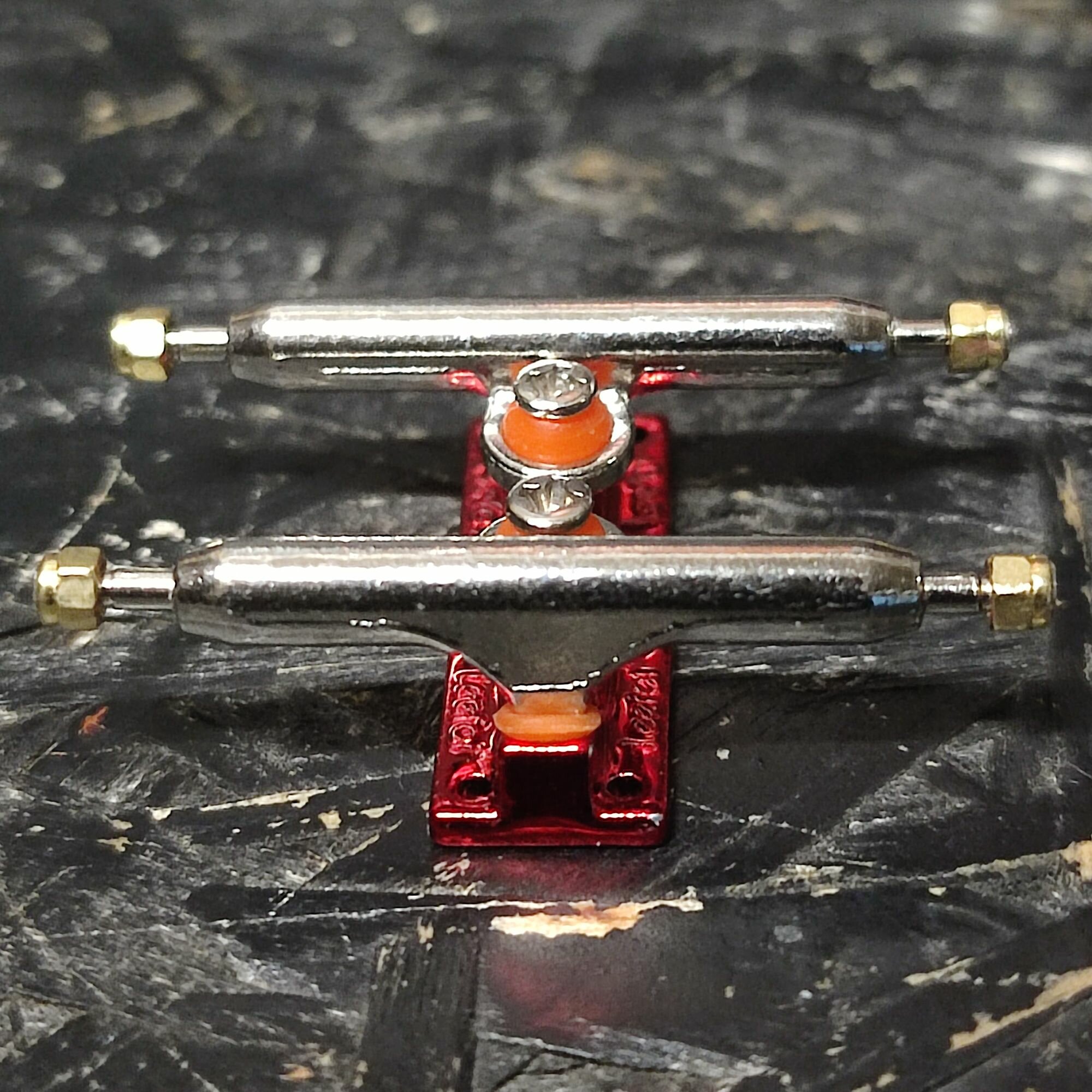 Подвески для фингерборда MSS Pro 2.0 inverted 32 silver/red