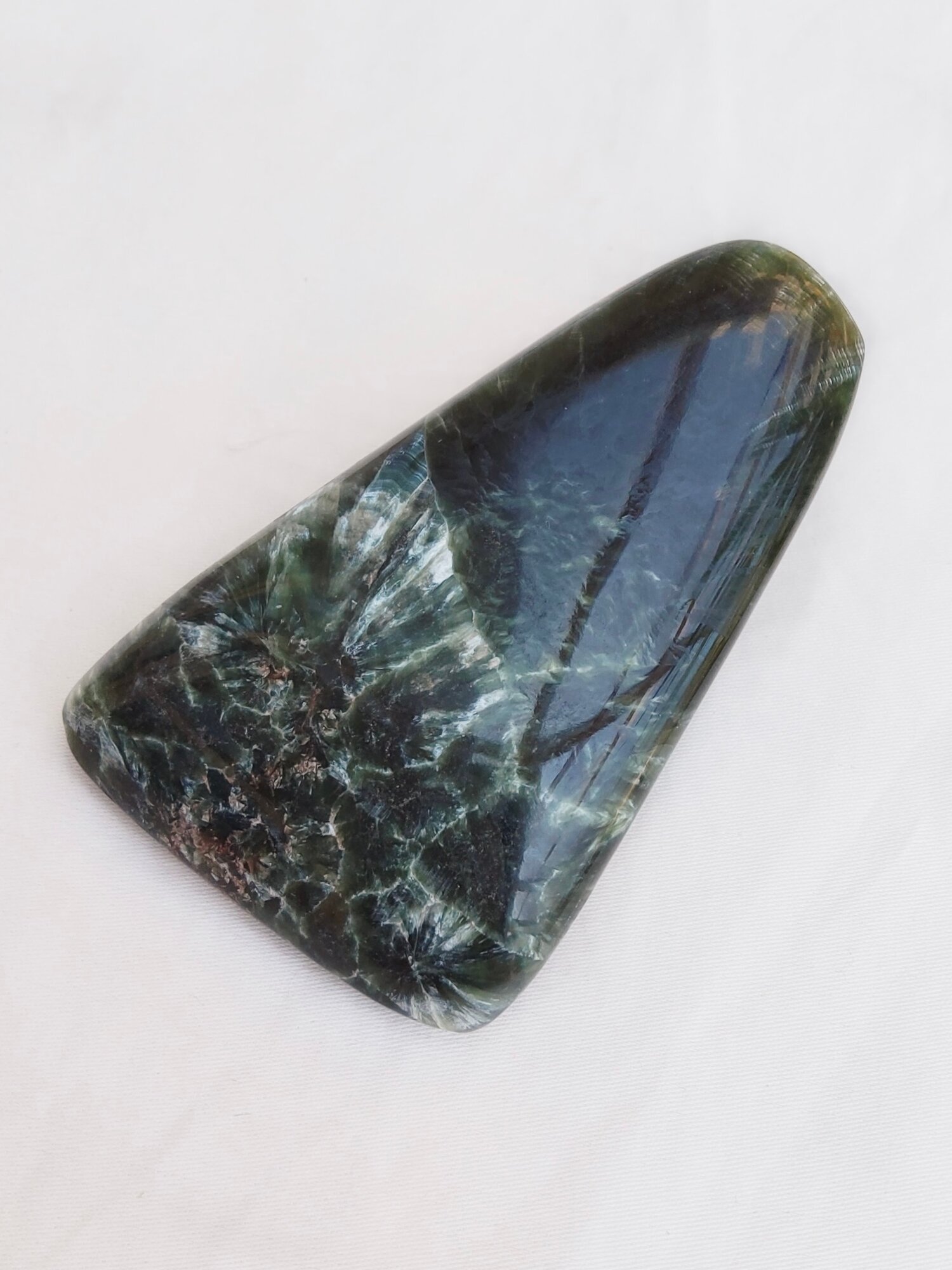 Клинохлор натуральный камень талисман 80 гр