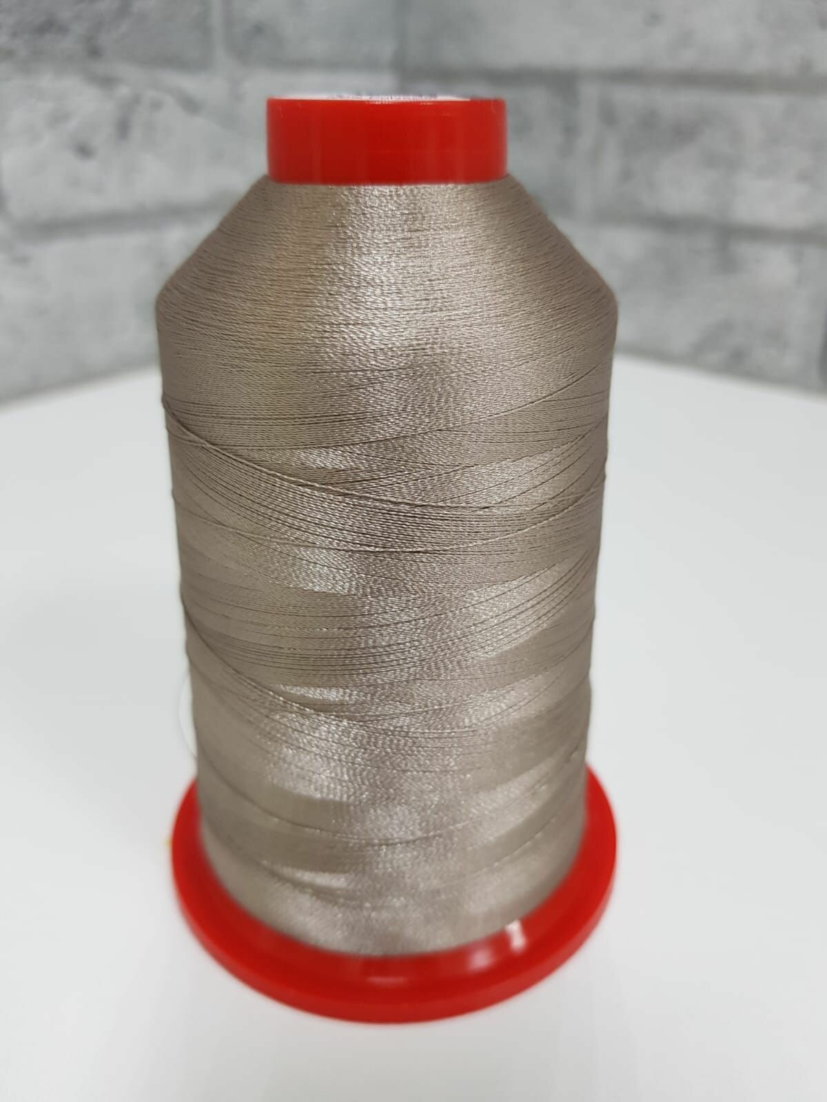 Нитки вышивальные Euron Р-130 №130 5000м, полиэстер, Цвет-1356 бежевый