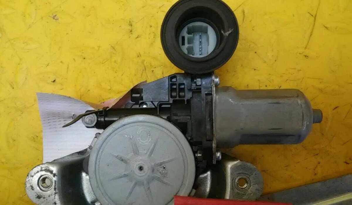 Моторчик стеклоподъемника RAV 4 (30) Toyota 8571035180