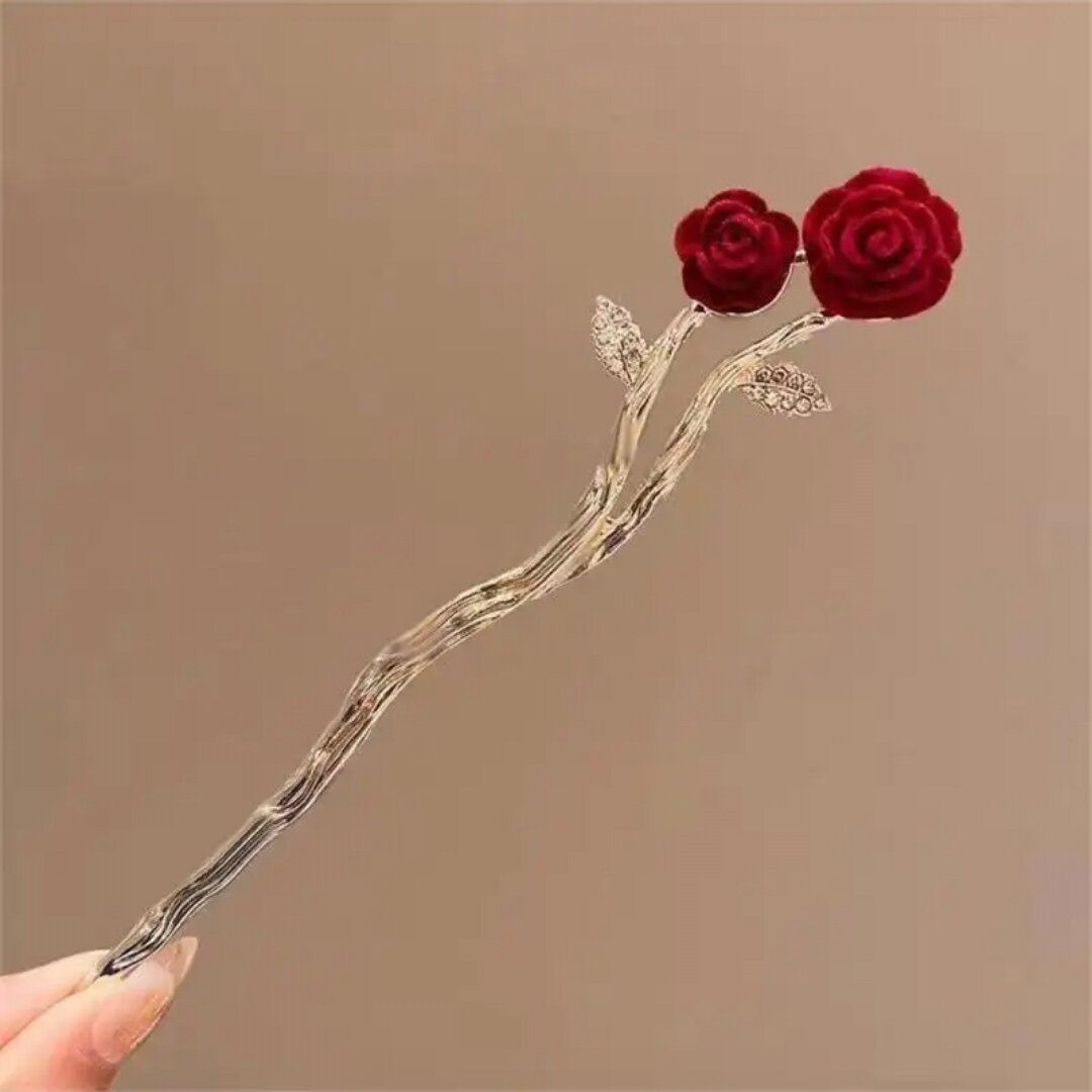 Шпилька для волос в виде красной розы размер 17 см
