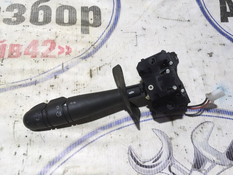 Б/У переключатель поворотов Renault Symbol 2008 LU01 K4J713 13631 RENAULT арт. 6001551366