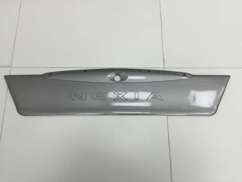 Накладка крышки багажника Daewoo Nexia N100/N150 1995-2016 кат.номер: 7790031L00