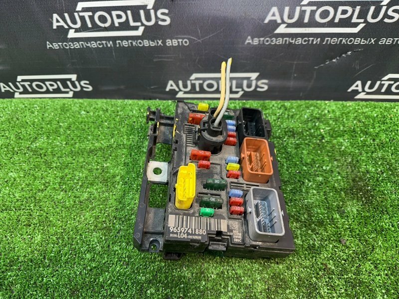 Блок предохранителей Peugeot 307 2005 (1.6 NFU) Б/У с пробегом