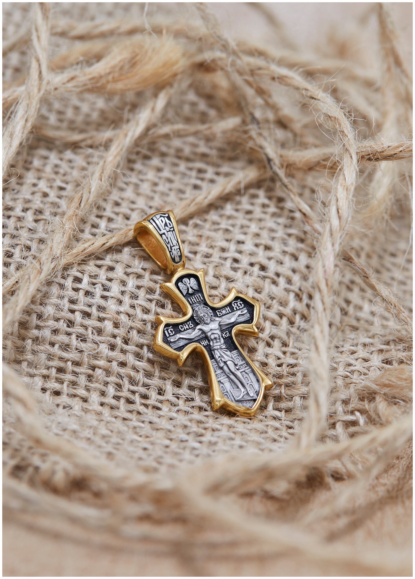 Крестик, серебро, 925 проба, золочение, чернение, родирование