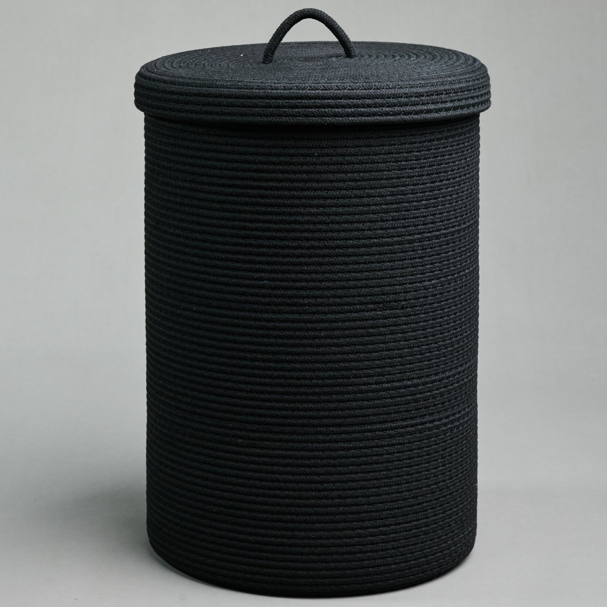 Плетеная корзина для хранения с крышкой