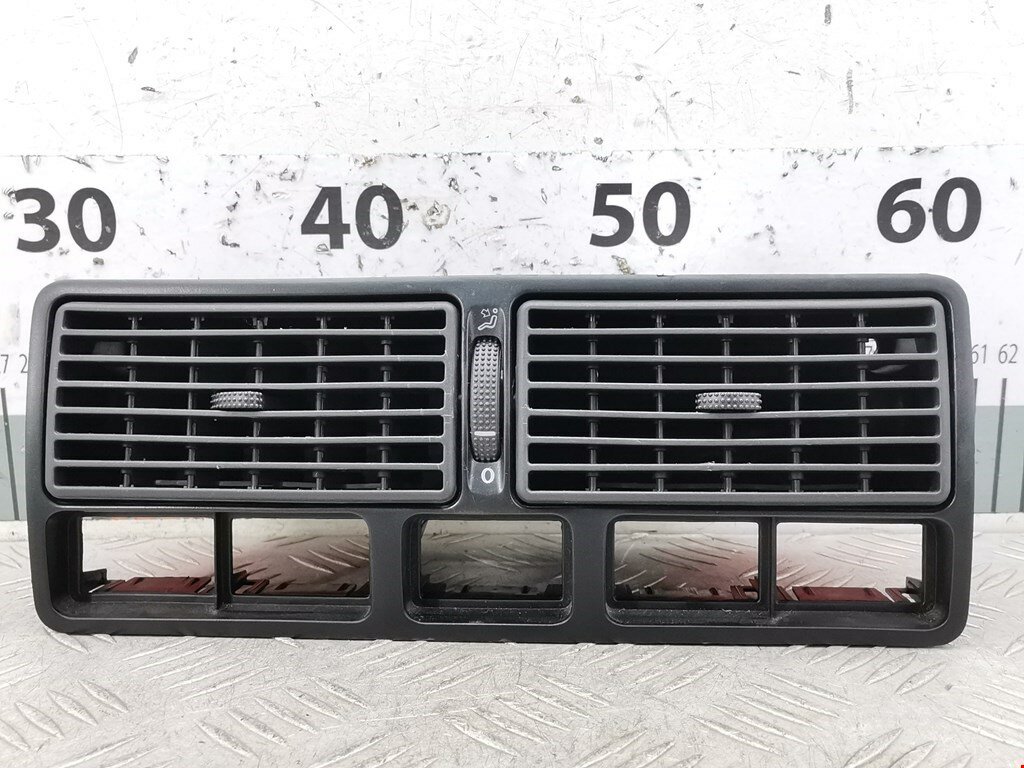 Дефлектор обдува салона Volkswagen Golf 4 1J0819728F арт. 2154952