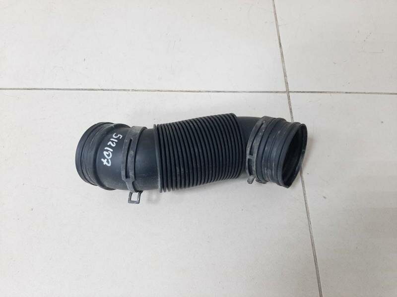 Патрубок воздушного фильтра Skoda Octavia A7 2013 кат.номер: 5Q0129618D