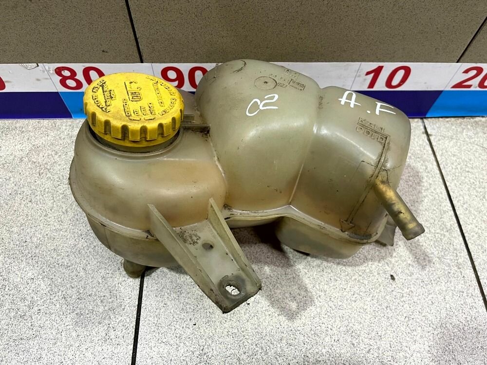 Расширительный бачок Opel Astra F 90351852