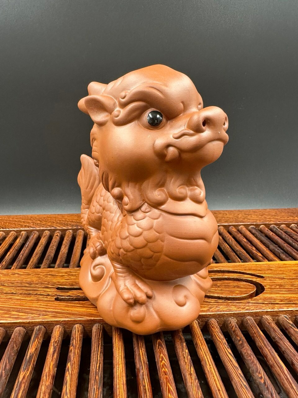 Фигурка чайная "Дракон - символ власти, мудрости и удачи", глина, коричневая