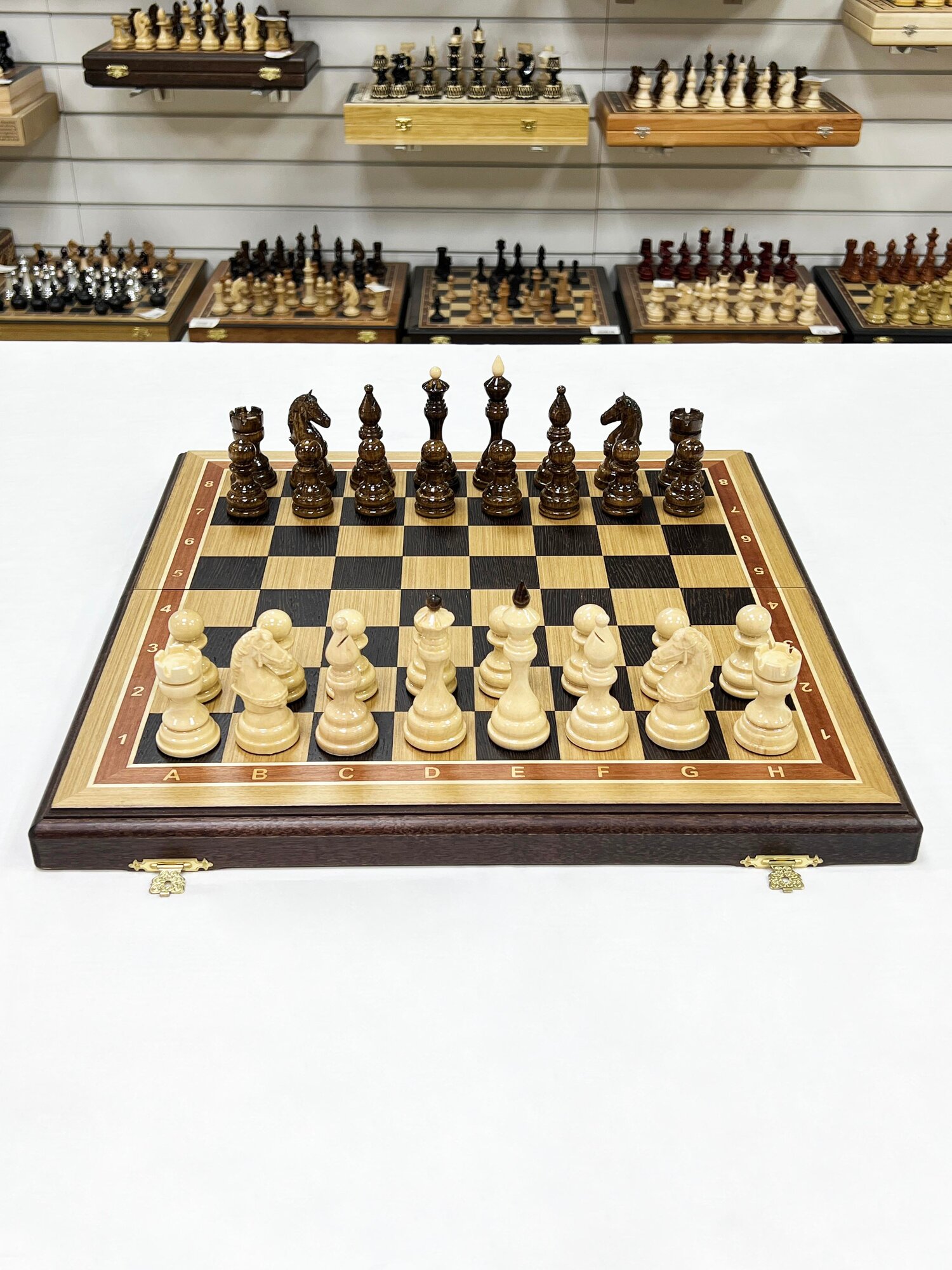 Шахматы резные Бастион дубовые ручной работы