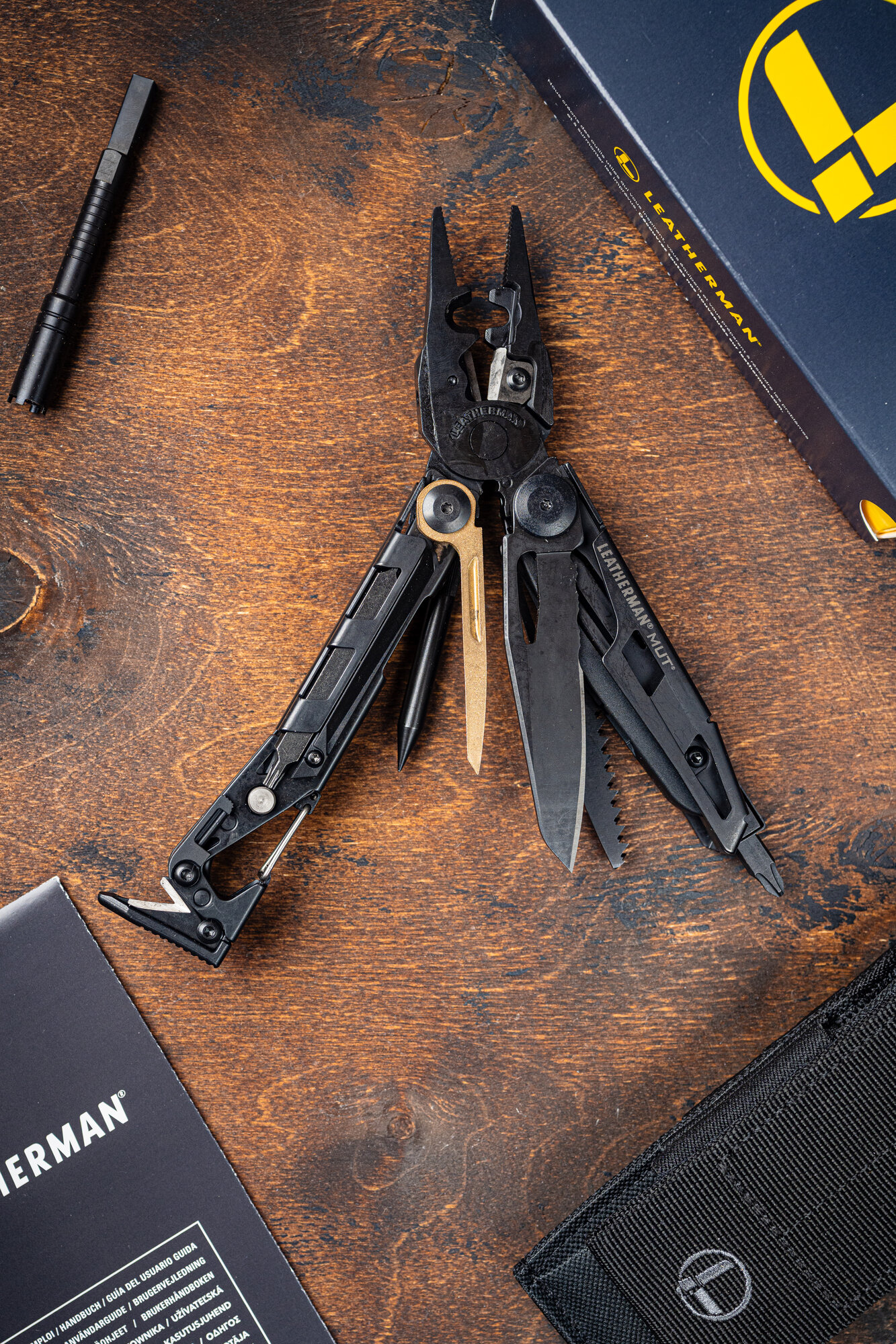 Мультитул Leatherman Mut EOD black 833120, 16 инструментов, черный