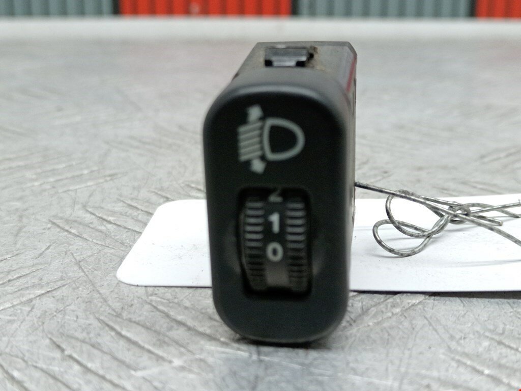 Кнопка корректора фар Mercedes Sprinter 1 (W901-905) A0005444831 арт. 2162719