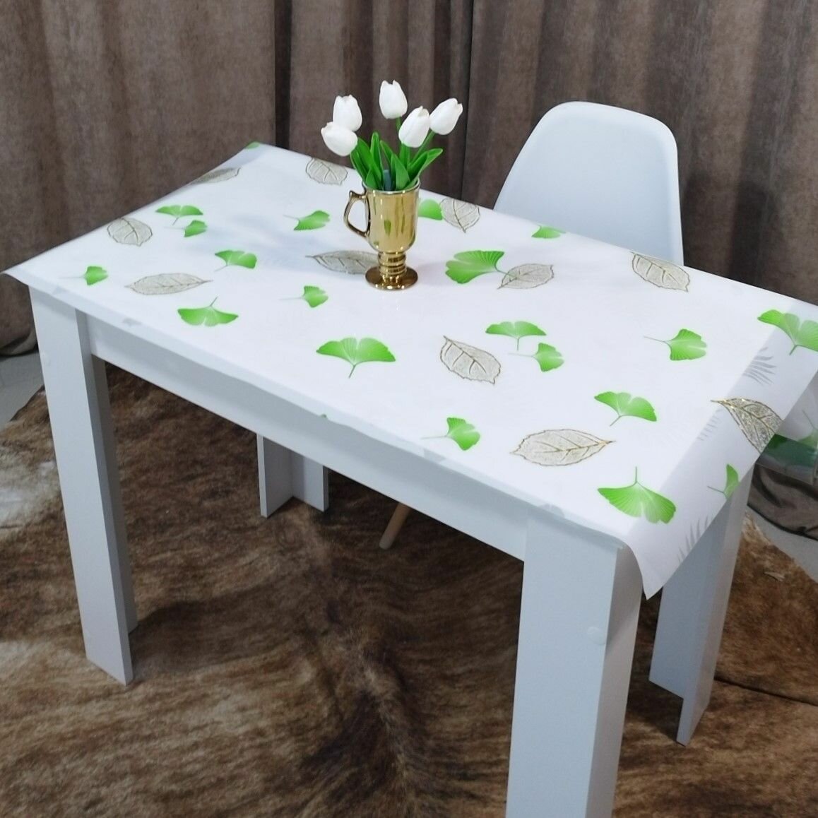 Мягкое стекло, не прозрачное, с рисунком "Цветные перья ".