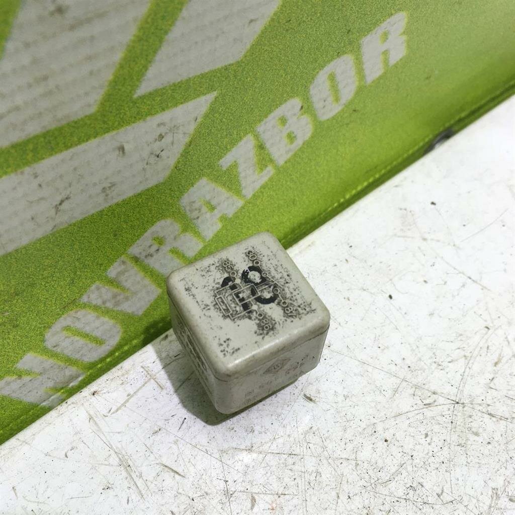 Реле VW Passat B3 1988-1993